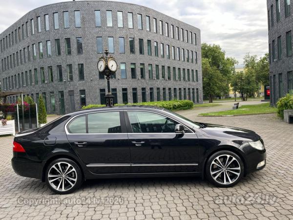 Melns Skoda SuperB 2011 Tallina, ar dzinēja tilpumu 3.60 L un nobraukumu 258 tūkst. km par 7399 €, foto 1 vietnē AUTOMOTO.COM.LV