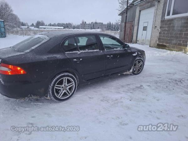 Black Skoda SuperB 2012 in Tallinn, with an engine capacity of 2.00 L and mileage of 0 thousand km for 4999 €, photo 7 on AUTOMOTO.COM.LV