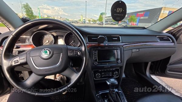 Black Skoda SuperB 2012 in Tallinn, with an engine capacity of 2.00 L and mileage of 292 thousand km for 4000 €, photo 9 on AUTOMOTO.COM.LV