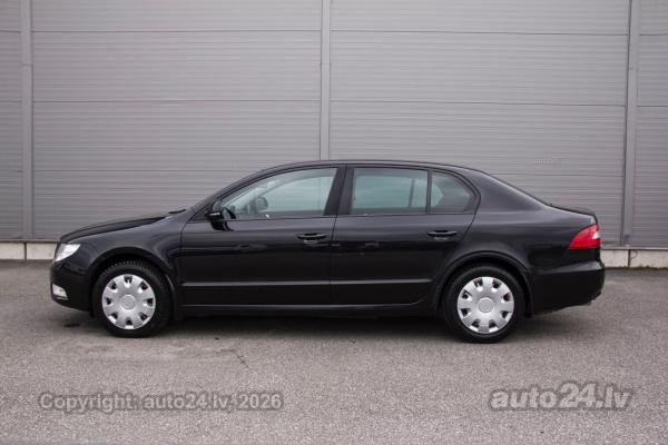 Melns Skoda SuperB 2012 Tallina, ar dzinēja tilpumu 2.00 L un nobraukumu 158 tūkst. km par 5900 €, foto 4 vietnē AUTOMOTO.COM.LV