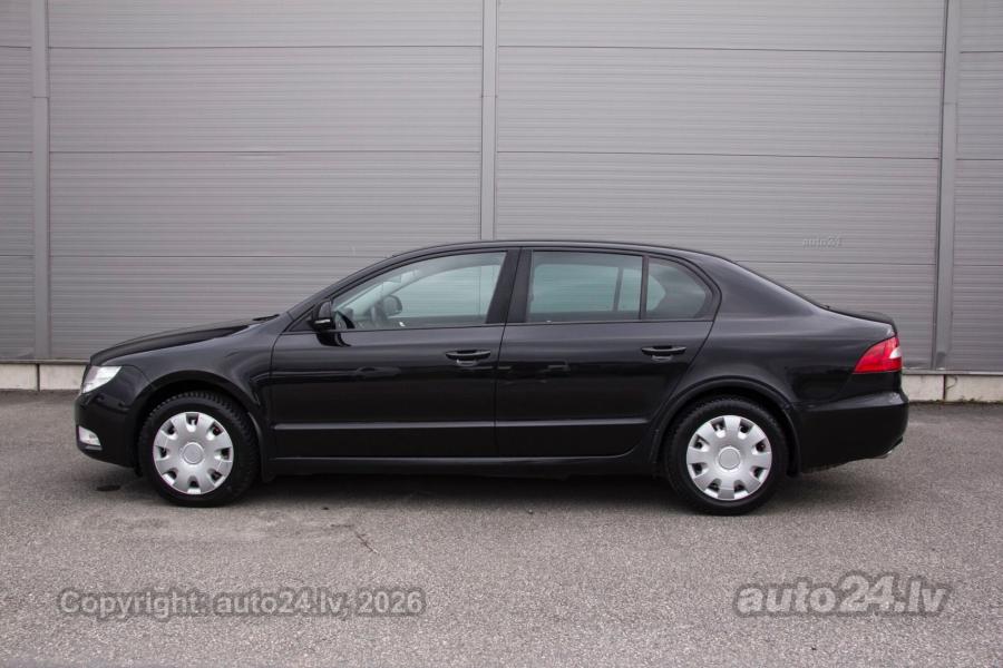 Melns Skoda SuperB 2012 Tallina, ar dzinēja tilpumu 2.00 L un nobraukumu 158 tūkst. km par 5900 €, foto 5 vietnē AUTOMOTO.COM.LV