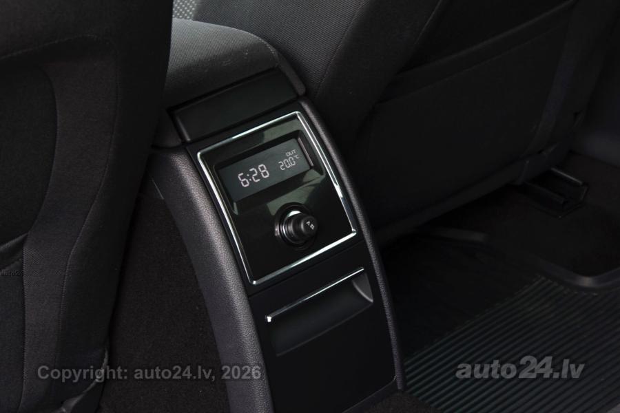 Melns Skoda SuperB 2012 Tallina, ar dzinēja tilpumu 2.00 L un nobraukumu 158 tūkst. km par 5900 €, foto 9 vietnē AUTOMOTO.COM.LV