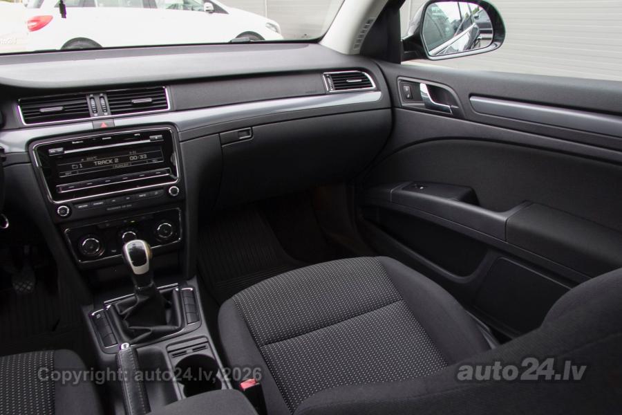 Melns Skoda SuperB 2012 Tallina, ar dzinēja tilpumu 2.00 L un nobraukumu 158 tūkst. km par 5900 €, foto 12 vietnē AUTOMOTO.COM.LV