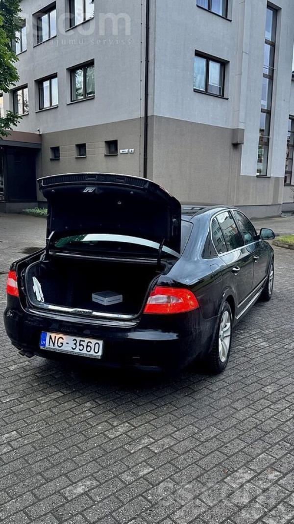 Melns Skoda SuperB 2012 Daugavpils, ar dzinēja tilpumu 1.60 L un nobraukumu 303 tūkst. km par 4800 €, foto 5 vietnē AUTOMOTO.COM.LV