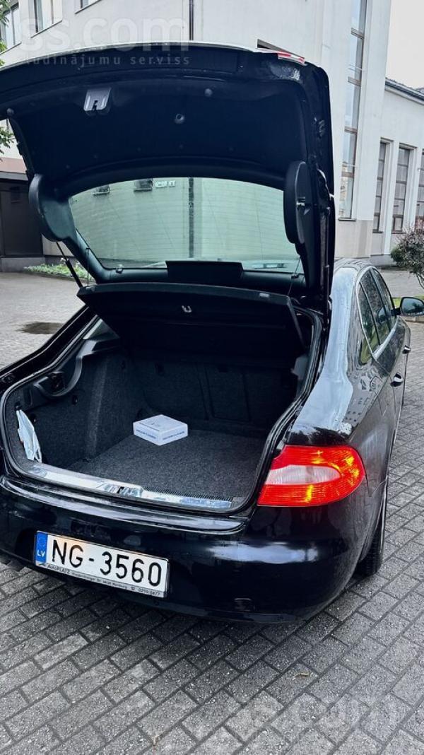 Melns Skoda SuperB 2012 Daugavpils, ar dzinēja tilpumu 1.60 L un nobraukumu 303 tūkst. km par 4800 €, foto 6 vietnē AUTOMOTO.COM.LV