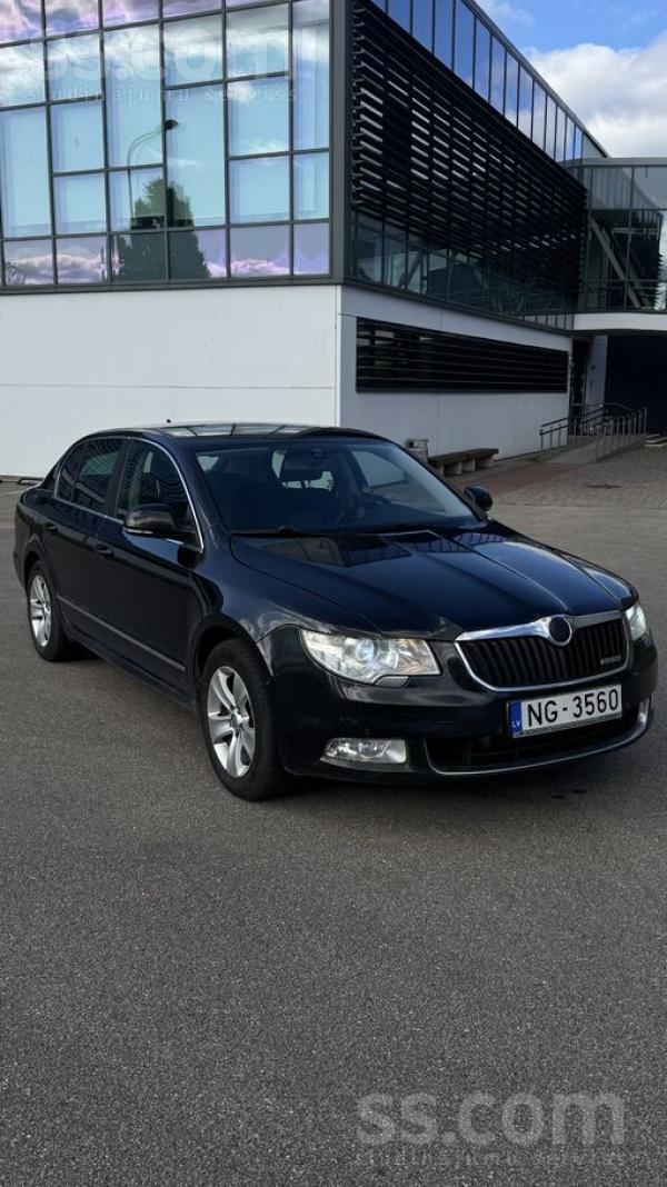 Melns Skoda SuperB 2012 Daugavpils, ar dzinēja tilpumu 1.60 L un nobraukumu 304 tūkst. km par 4500 €, foto 1 vietnē AUTOMOTO.COM.LV