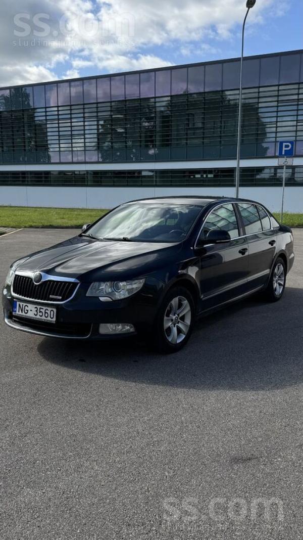 Melns Skoda SuperB 2012 Daugavpils, ar dzinēja tilpumu 1.60 L un nobraukumu 304 tūkst. km par 4500 €, foto 2 vietnē AUTOMOTO.COM.LV