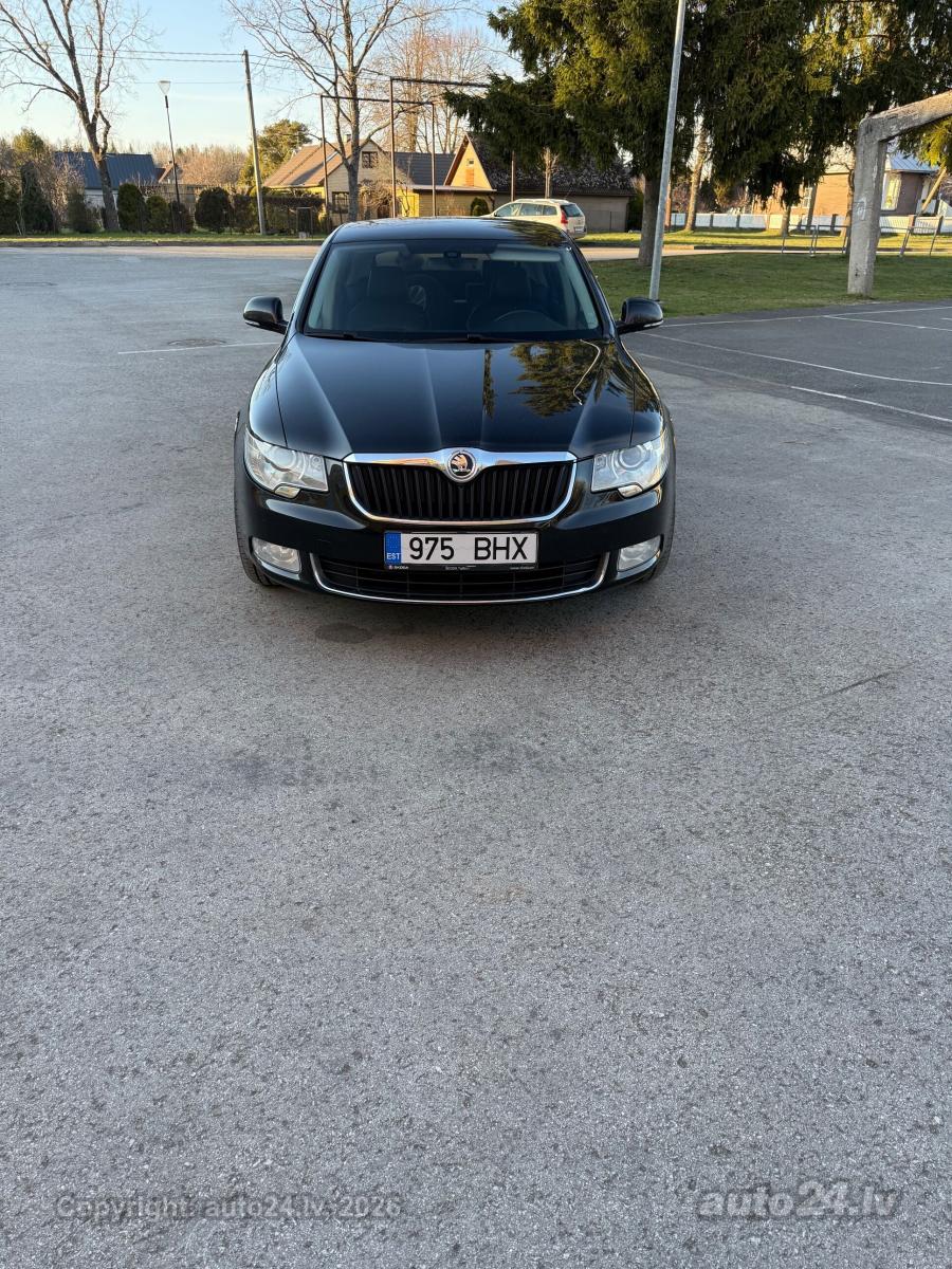Black Skoda SuperB 2013 in Tallinn, with an engine capacity of 3.60 L and mileage of 277 thousand km for 7300 €, photo 9 on AUTOMOTO.COM.LV