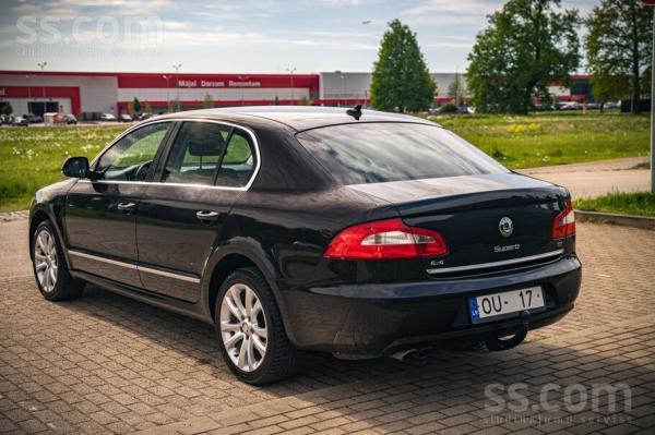 Black Skoda SuperB 2013 in Riga, with an engine capacity of 2.00 L and mileage of 0 thousand km for 3990 €, photo 6 on AUTOMOTO.COM.LV