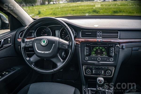 Black Skoda SuperB 2013 in Riga, with an engine capacity of 2.00 L and mileage of 0 thousand km for 3990 €, photo 7 on AUTOMOTO.COM.LV