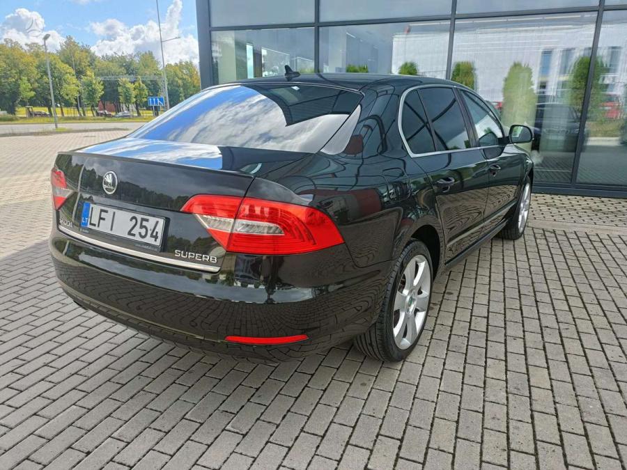 Melns Skoda SuperB 2013 Klaipėda, ar dzinēja tilpumu 1.97 L un nobraukumu 282 tūkst. km par 6950 €, foto 5 vietnē AUTOMOTO.COM.LV