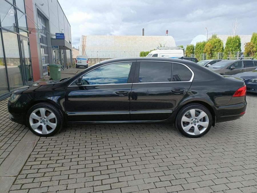 Melns Skoda SuperB 2013 Klaipėda, ar dzinēja tilpumu 1.97 L un nobraukumu 282 tūkst. km par 6950 €, foto 9 vietnē AUTOMOTO.COM.LV