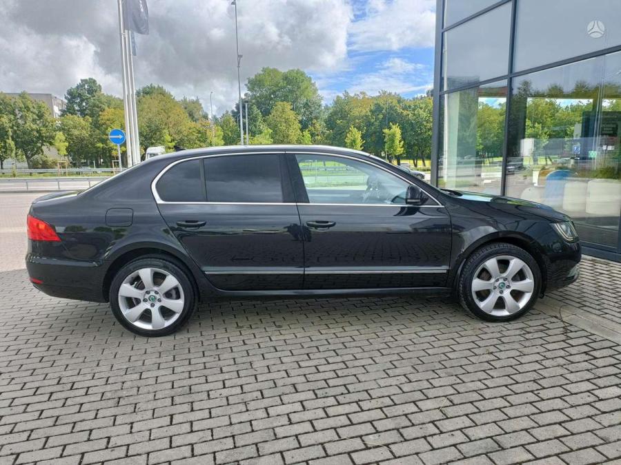Melns Skoda SuperB 2013 Klaipėda, ar dzinēja tilpumu 1.97 L un nobraukumu 282 tūkst. km par 6950 €, foto 10 vietnē AUTOMOTO.COM.LV