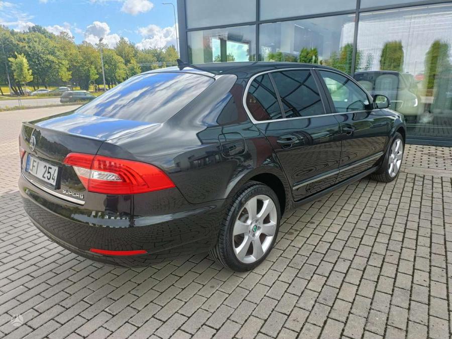 Melns Skoda SuperB 2013 Klaipėda, ar dzinēja tilpumu 1.97 L un nobraukumu 282 tūkst. km par 6950 €, foto 15 vietnē AUTOMOTO.COM.LV