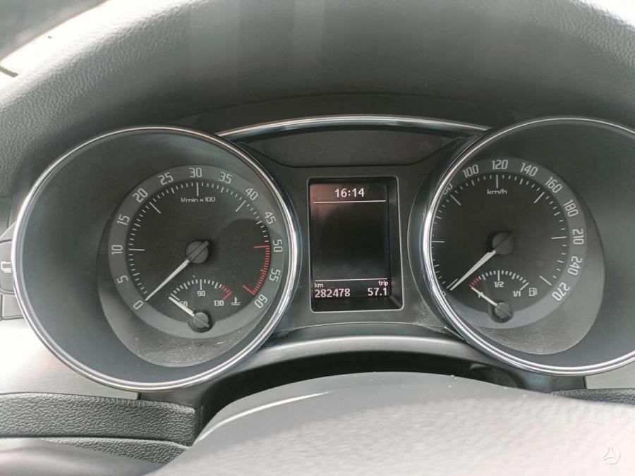 Melns Skoda SuperB 2013 Klaipėda, ar dzinēja tilpumu 1.97 L un nobraukumu 282 tūkst. km par 6950 €, foto 19 vietnē AUTOMOTO.COM.LV