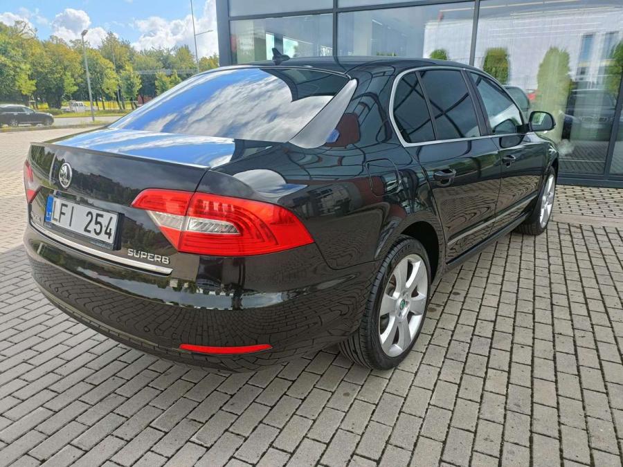 Melns Skoda SuperB 2013 Klaipėda, ar dzinēja tilpumu 1.97 L un nobraukumu 282 tūkst. km par 6950 €, foto 22 vietnē AUTOMOTO.COM.LV