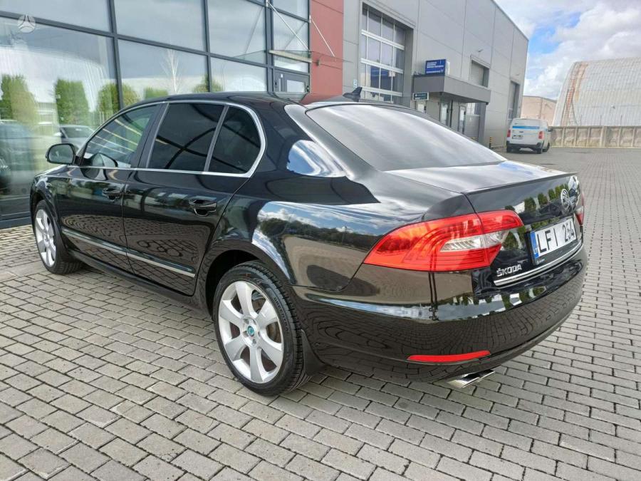 Melns Skoda SuperB 2013 Klaipėda, ar dzinēja tilpumu 1.97 L un nobraukumu 282 tūkst. km par 6950 €, foto 23 vietnē AUTOMOTO.COM.LV