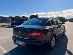 Black Skoda SuperB 2013 in Siauliai, with an engine capacity of 1.97 L and mileage of 269 thousand km for 4500 €, photo 3 on AUTOMOTO.COM.LV