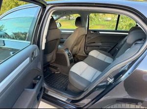 Black Skoda SuperB 2013 in Siauliai, with an engine capacity of 1.97 L and mileage of 269 thousand km for 4500 €, photo 9 on AUTOMOTO.COM.LV