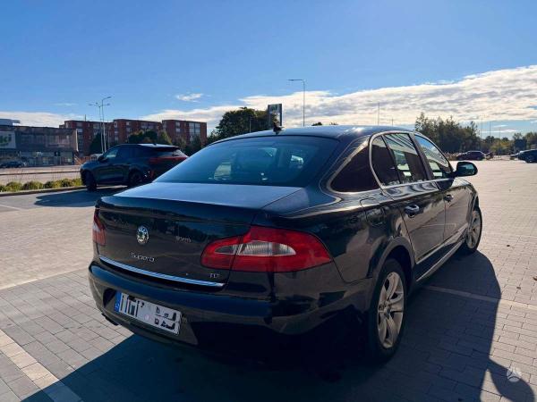 Шкода Суперб 2013 в Шяуляй на AUTOMOTO.COM.LV Черный Шкода Суперб 2013 в Шяуляй, объемом двигателя 1.97 л и пробегом 269 тыс. км за 4500 €, фото 3 на AUTOMOTO.COM.LV