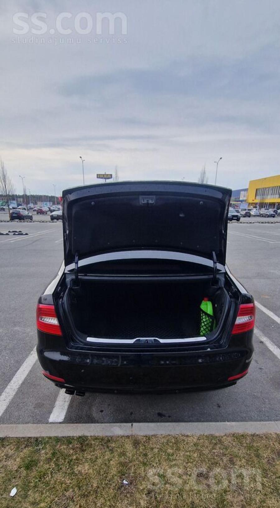Black Skoda SuperB 2014 in Riga, with an engine capacity of 2.00 L and mileage of 275 thousand km for 5500 €, photo 5 on AUTOMOTO.COM.LV
