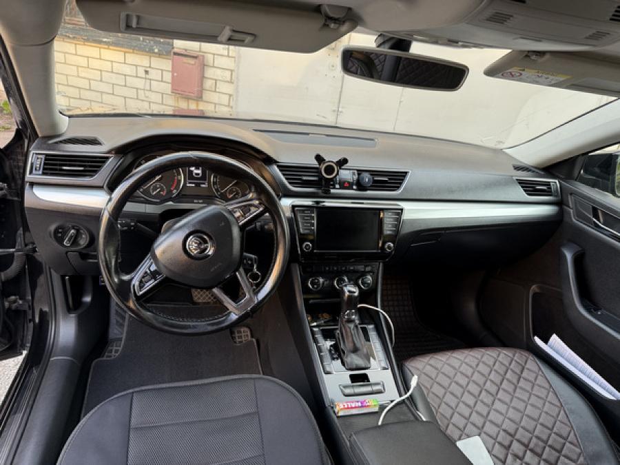 Black Skoda SuperB 2015 in Tallinn, with an engine capacity of 2.00 L and mileage of 422 thousand km for 7500 €, photo 9 on AUTOMOTO.COM.LV