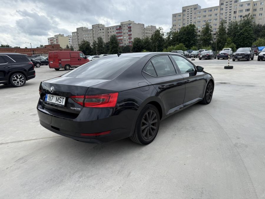 Black Skoda SuperB 2015 in Tallinn, with an engine capacity of 2.00 L and mileage of 422 thousand km for 7500 €, photo 19 on AUTOMOTO.COM.LV