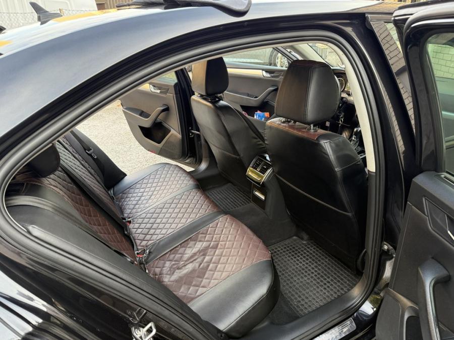 Black Skoda SuperB 2015 in Tallinn, with an engine capacity of 2.00 L and mileage of 422 thousand km for 7500 €, photo 23 on AUTOMOTO.COM.LV