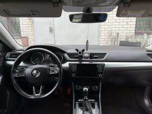 Black Skoda SuperB 2015 in Tallinn, with an engine capacity of 2.00 L and mileage of 422 thousand km for 7500 €, photo 27 on AUTOMOTO.COM.LV