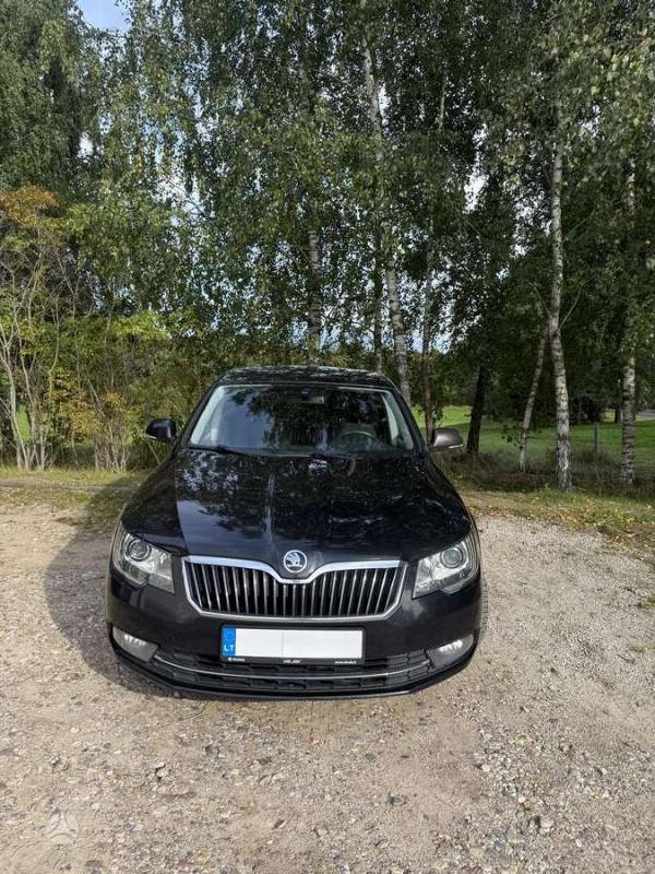 Melns Skoda SuperB 2015 Viļņa, ar dzinēja tilpumu 1.97 L un nobraukumu 260 tūkst. km par 6300 €, foto 3 vietnē AUTOMOTO.COM.LV