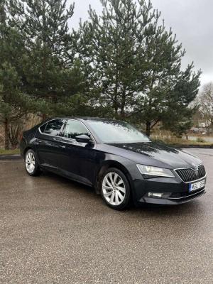 Melns Skoda SuperB 2016 Viļņa, ar dzinēja tilpumu 2.00 L un nobraukumu 218 tūkst. km par 11200 €, foto  vietnē AUTOMOTO.COM.LV