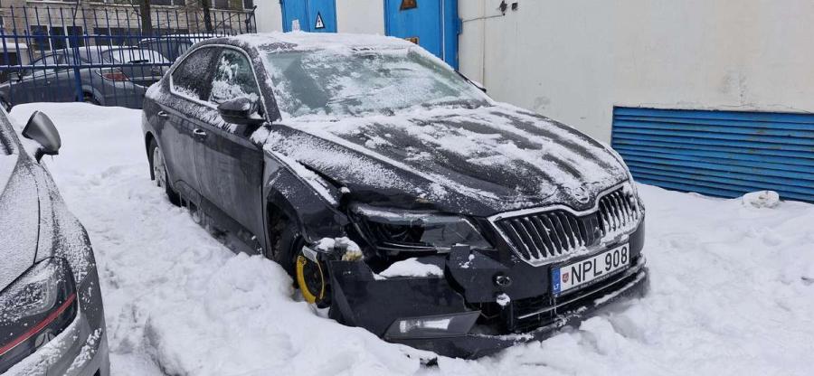 Black Skoda SuperB 2016 in Kaunas, with an engine capacity of 2.00 L and mileage of 310 thousand km for 6000 €, photo 1 on AUTOMOTO.COM.LV