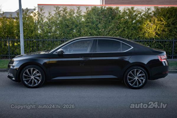 Melns Skoda SuperB 2016 Tallina, ar dzinēja tilpumu 2.00 L un nobraukumu 165 tūkst. km par 15990 €, foto 4 vietnē AUTOMOTO.COM.LV