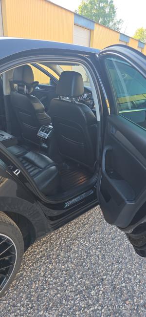 Melns Skoda SuperB 2016 Tallina, ar dzinēja tilpumu 2.00 L un nobraukumu 286 tūkst. km par 12300 €, foto 15 vietnē AUTOMOTO.COM.LV