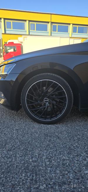 Melns Skoda SuperB 2016 Tallina, ar dzinēja tilpumu 2.00 L un nobraukumu 286 tūkst. km par 12300 €, foto 23 vietnē AUTOMOTO.COM.LV
