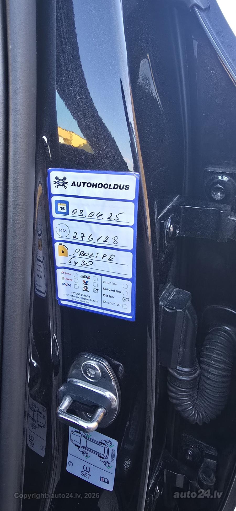 Melns Skoda SuperB 2016 Tallina, ar dzinēja tilpumu 2.00 L un nobraukumu 286 tūkst. km par 12300 €, foto 24 vietnē AUTOMOTO.COM.LV