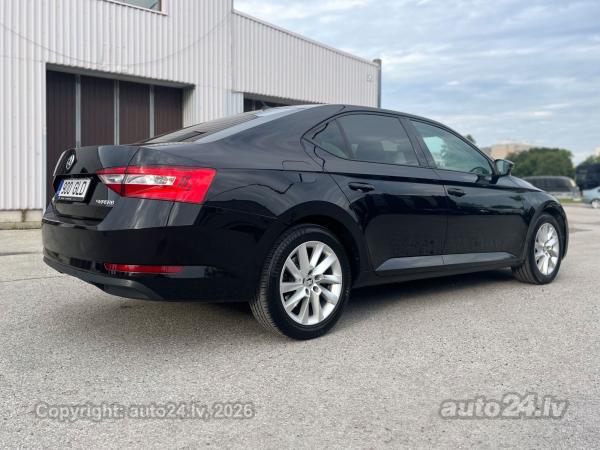 Melns Skoda SuperB 2016 Tallina, ar dzinēja tilpumu 1.40 L un nobraukumu 221 tūkst. km par 11200 €, foto 4 vietnē AUTOMOTO.COM.LV