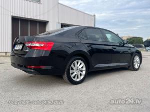 Black Skoda SuperB 2016 in Tallinn, with an engine capacity of 1.40 L and mileage of 221 thousand km for 11200 €, photo 5 on AUTOMOTO.COM.LV