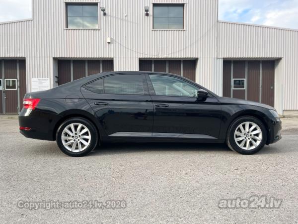 Melns Skoda SuperB 2016 Tallina, ar dzinēja tilpumu 1.40 L un nobraukumu 221 tūkst. km par 11200 €, foto 5 vietnē AUTOMOTO.COM.LV