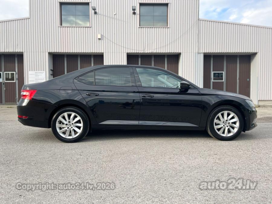 Black Skoda SuperB 2016 in Tallinn, with an engine capacity of 1.40 L and mileage of 221 thousand km for 11200 €, photo 6 on AUTOMOTO.COM.LV