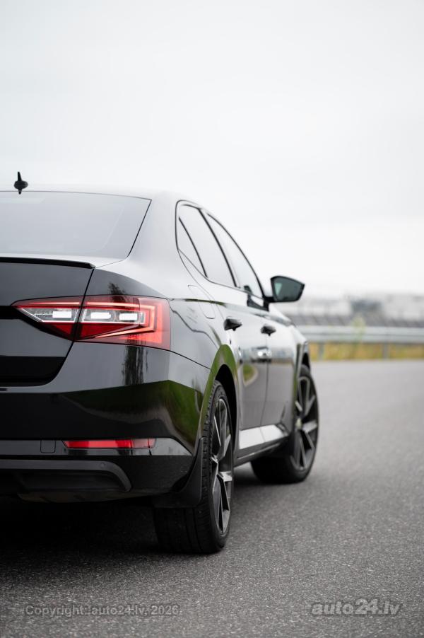 Melns Skoda SuperB 2016 Tallina, ar dzinēja tilpumu 2.00 L un nobraukumu 184 tūkst. km par 19400 €, foto 3 vietnē AUTOMOTO.COM.LV