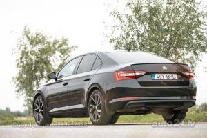 Melns Skoda SuperB 2016 Tallina, ar dzinēja tilpumu 2.00 L un nobraukumu 184 tūkst. km par 19400 €, foto 11 vietnē AUTOMOTO.COM.LV