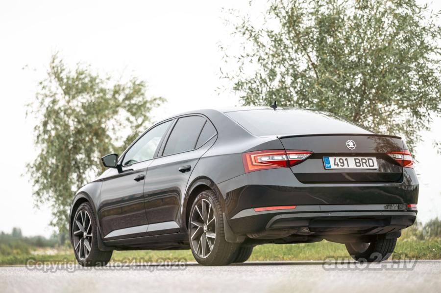 Melns Skoda SuperB 2016 Tallina, ar dzinēja tilpumu 2.00 L un nobraukumu 184 tūkst. km par 19400 €, foto 11 vietnē AUTOMOTO.COM.LV