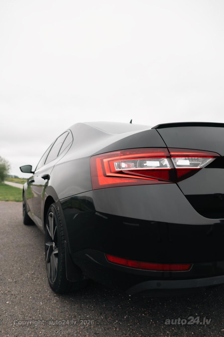 Melns Skoda SuperB 2016 Tallina, ar dzinēja tilpumu 2.00 L un nobraukumu 184 tūkst. km par 19400 €, foto 13 vietnē AUTOMOTO.COM.LV