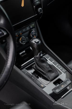 Melns Skoda SuperB 2016 Tallina, ar dzinēja tilpumu 2.00 L un nobraukumu 184 tūkst. km par 19400 €, foto 16 vietnē AUTOMOTO.COM.LV