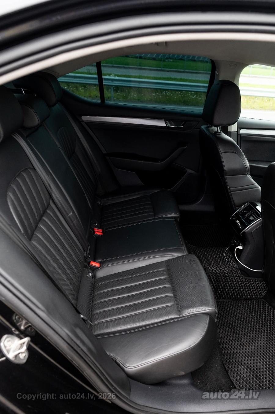 Melns Skoda SuperB 2016 Tallina, ar dzinēja tilpumu 2.00 L un nobraukumu 184 tūkst. km par 19400 €, foto 23 vietnē AUTOMOTO.COM.LV