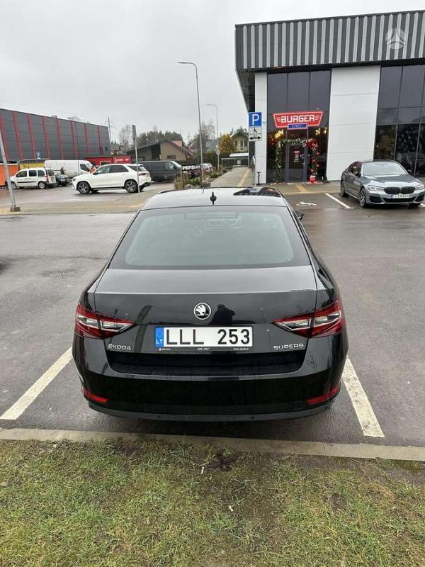 Melns Skoda SuperB 2017 Viļņa, ar dzinēja tilpumu 1.40 L un nobraukumu 89 tūkst. km par 13900 €, foto 6 vietnē AUTOMOTO.COM.LV