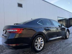Black Skoda SuperB 2017 in Kaunas, with an engine capacity of 1.97 L and mileage of 327 thousand km for 8350 €, photo 4 on AUTOMOTO.COM.LV
