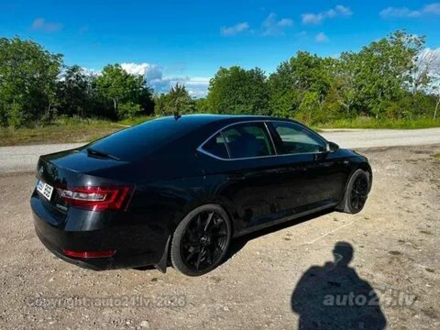 Black Skoda SuperB 2017 in Tallinn, with an engine capacity of 1.80 L and mileage of 259 thousand km for 13999 €, photo 4 on AUTOMOTO.COM.LV
