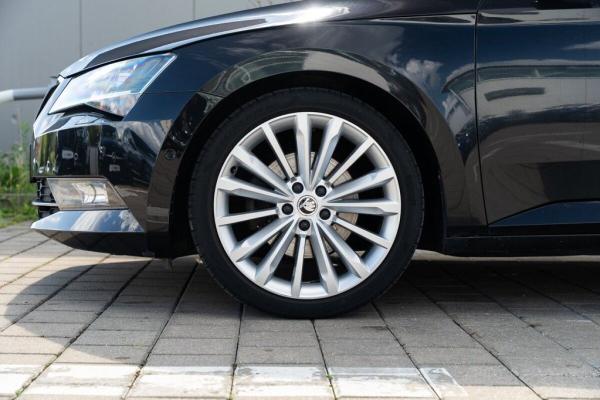 Melns Skoda SuperB 2017 Viļņa, ar dzinēja tilpumu 2.00 L un nobraukumu 173 tūkst. km par 13250 €, foto 4 vietnē AUTOMOTO.COM.LV